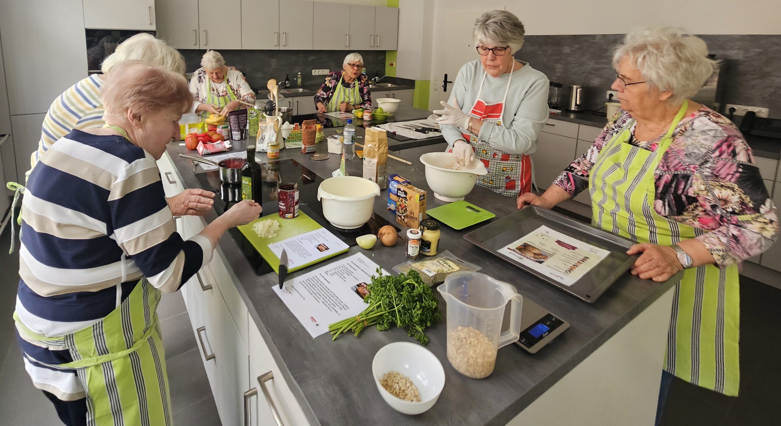 Einfach Kochen – genussvoll essen im Alter – Vernetzungsstelle ...